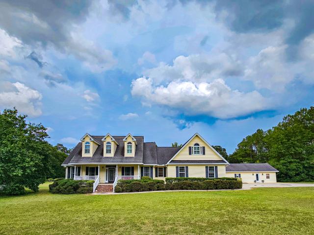 220 Sandy Springs Circle