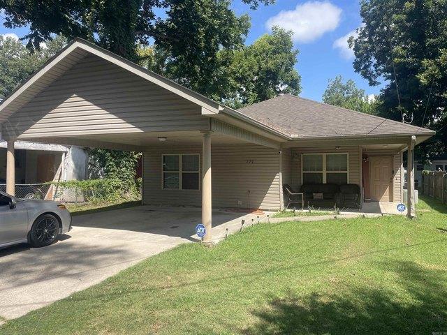 220 School St, McGehee, AR 71654