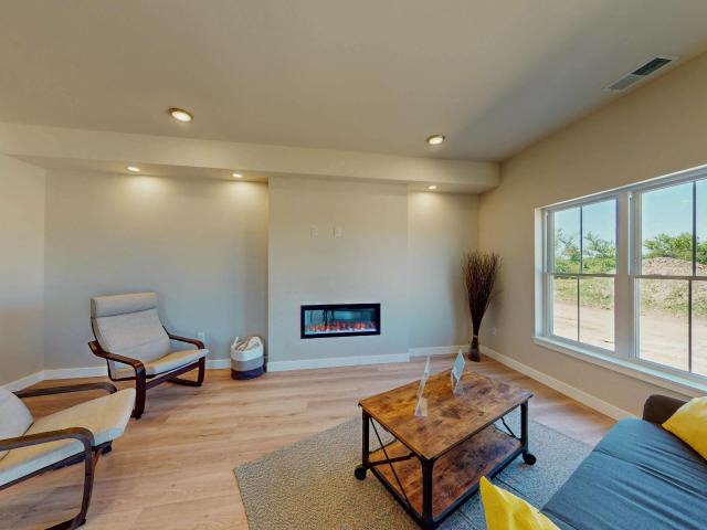 220 Settlers Dr