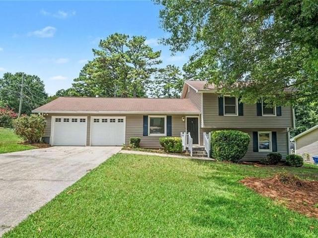 220 Summer Pond Trl, Lawrenceville, GA 30046