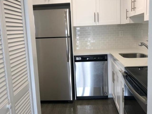 220 SW 17 Ct | Little Havana Walkable to Calle Ocho 2 Bedroom Apartment for Rent at 220 Sw 17th Ct, Miami, FL 33135 West Little Havana