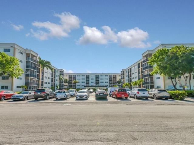 220 SW 9th Ave Apt 501, Hallandale Beach, FL 33009