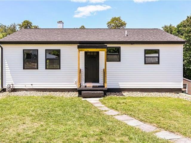 220 Porter Dr, Irwin, PA 15642