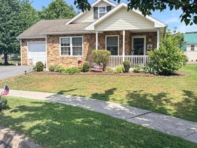 220 Patio Ct, New Bloomfield, PA 17068