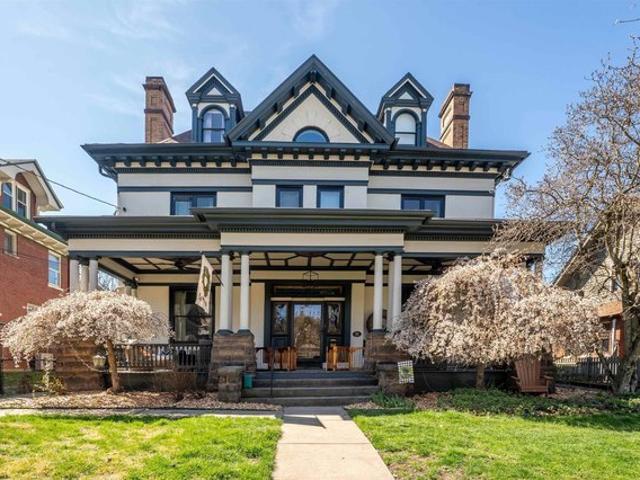 220 Park St, Morgantown, WV 26501