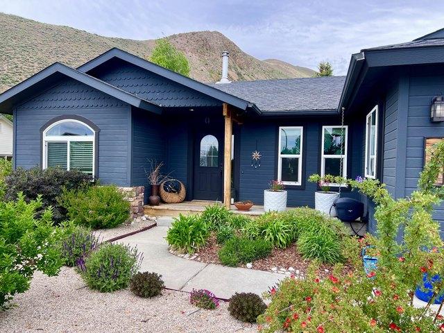 220 Parkside Dr, Bellevue, ID 83313