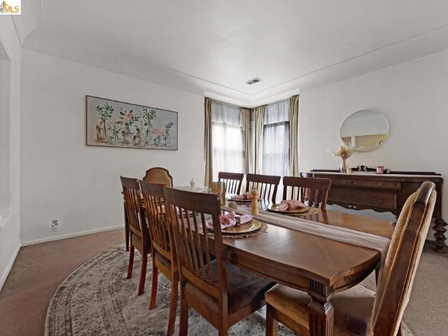 220 Perkins Ave