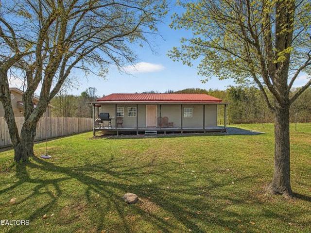 220 Pierce Ln, Monterey, TN 38574