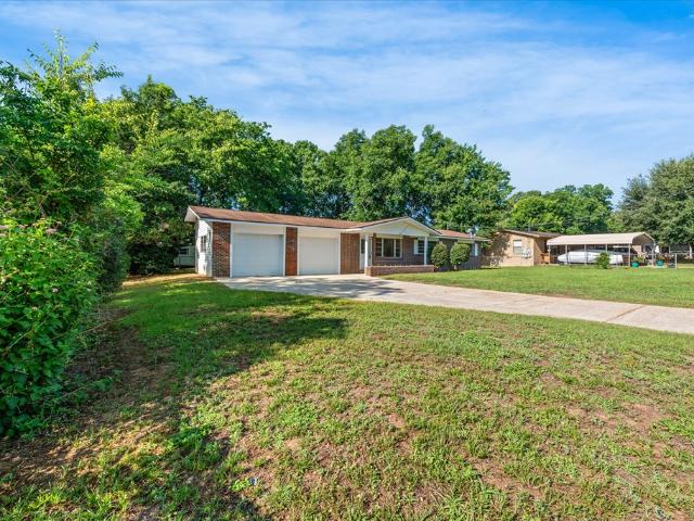220 Plaza Dr