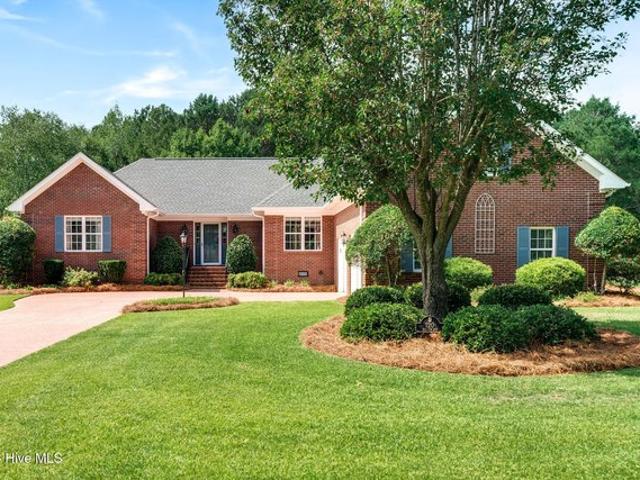 220 Red Fox Run Dr, Wallace, NC 28466