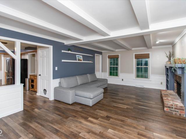 220 Redwood Circle
