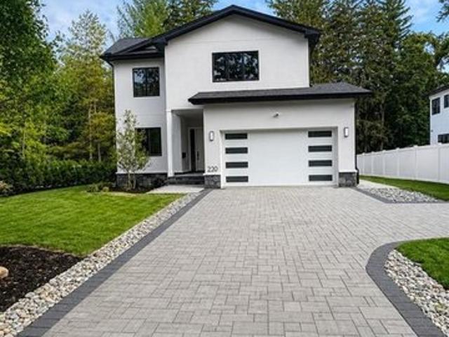 220 Riveredge Rd, Tenafly, NJ 07670