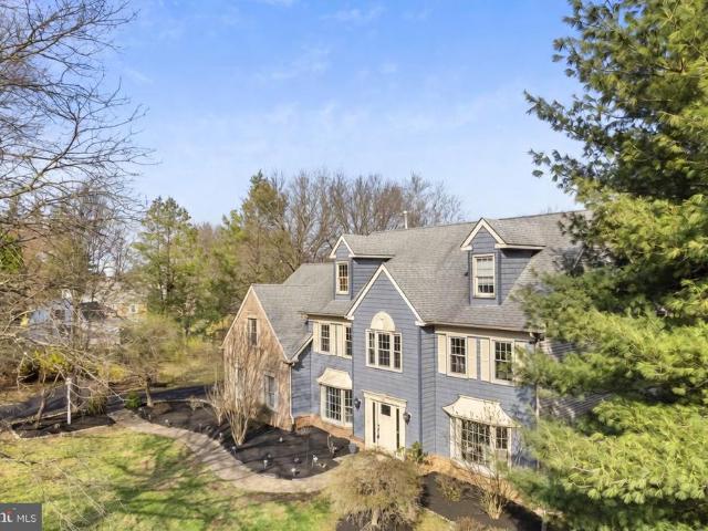 220 Richard Way