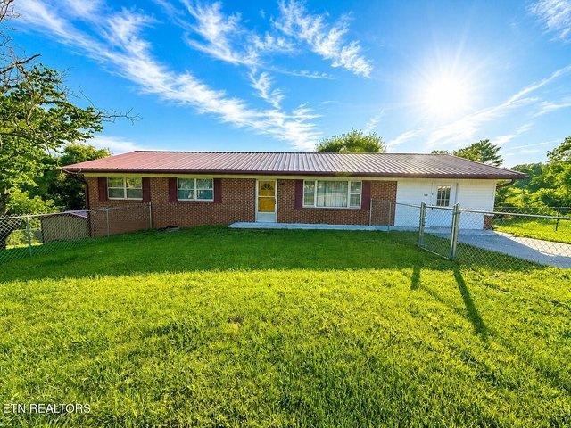 220 Russell St, Jonesville, VA 24263
