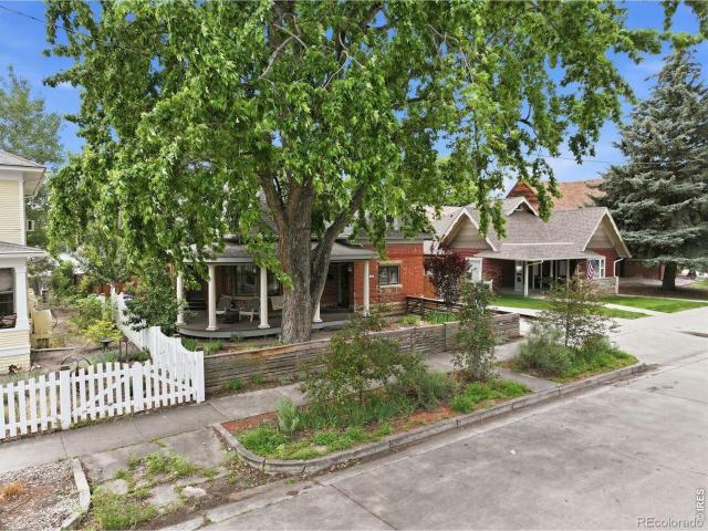 220 W 4th Street