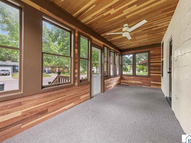 220 W 5th Street