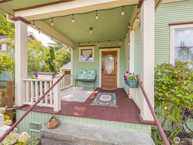 220 W 11th Street