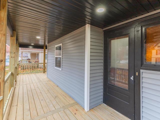220 W Bennett Street