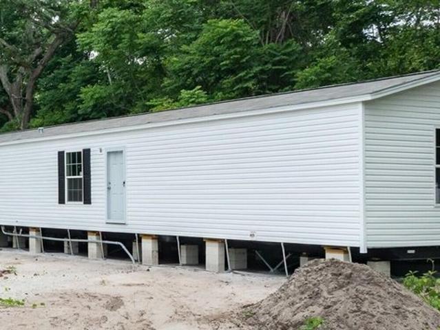 220 W Carroll Ave, Deland, FL 32720