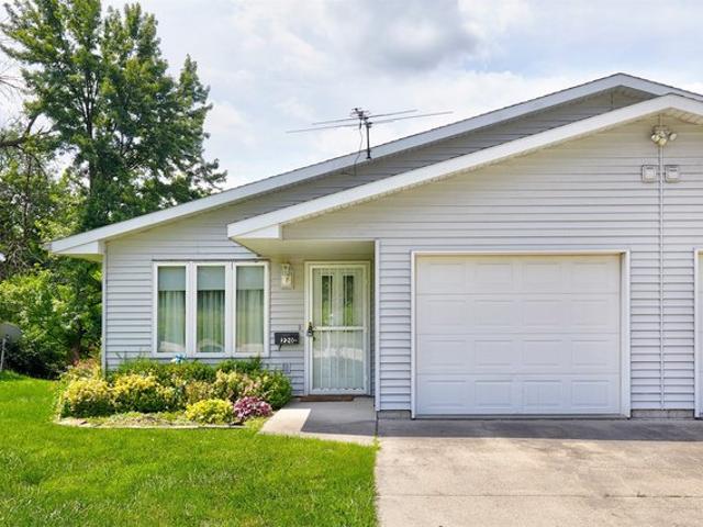 220 W Clay St, Osceola, IA 50213