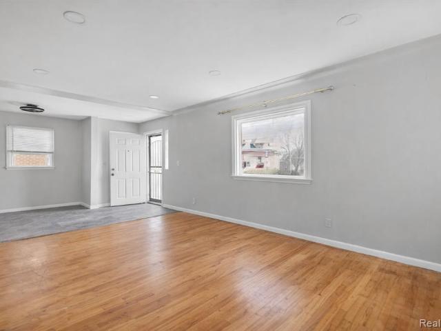 220 W Montana Street