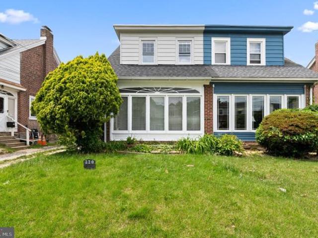 220 W Mowry St, Chester, PA 19013