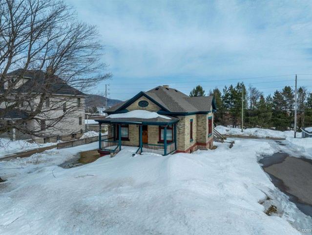 220 W Munising Ave, Munising, MI 49862