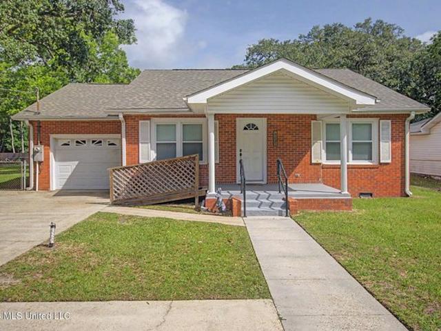 220 W Old Pass Rd, Long Beach, MS 39560