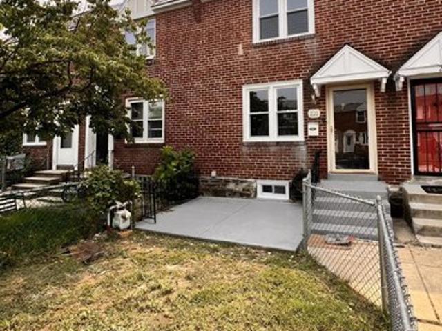 220 Weymouth Rd, Darby, PA 19023