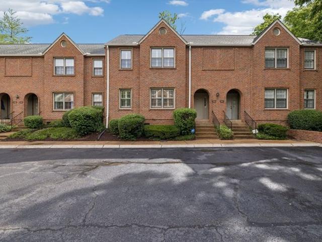 220 Westchase Dr, Nashville, TN 37205