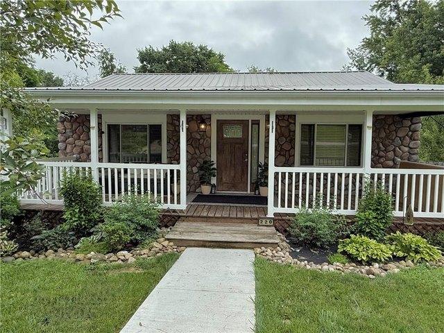 220 Widmer Ave, New Kensington, PA 15068