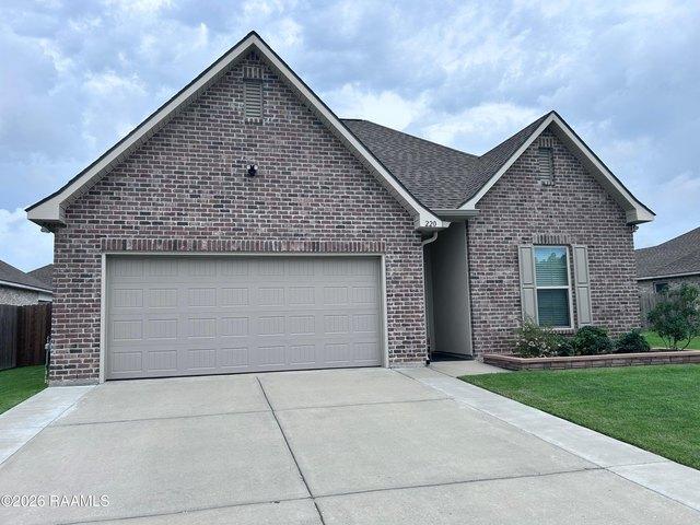 220 Wild Cherry Ln, Lafayette, LA 70508