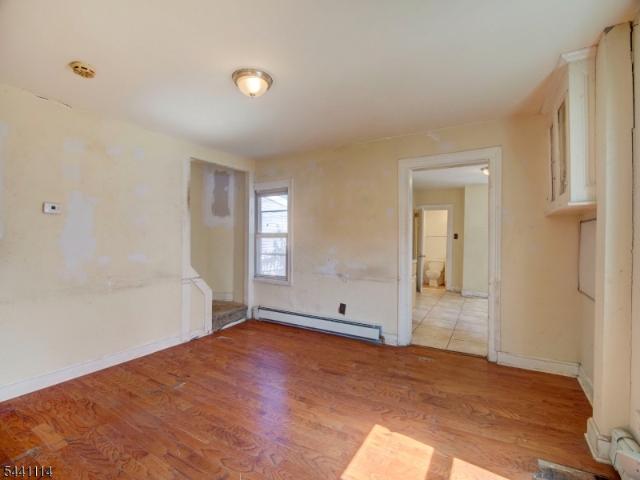 220 William St