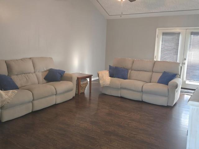 220 Tara Cir