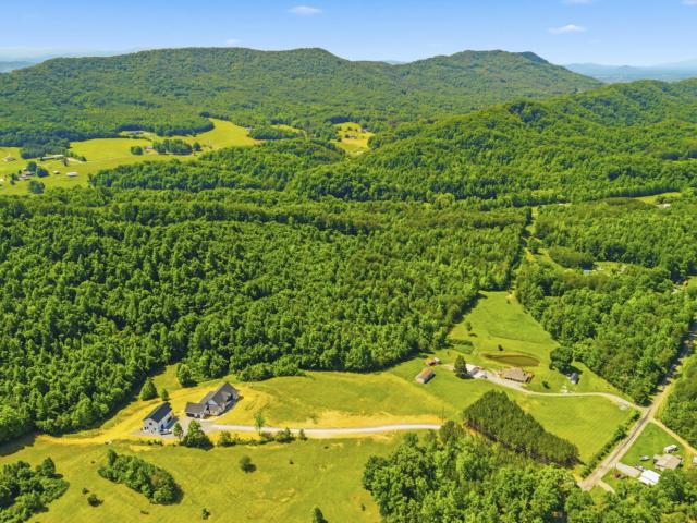 220 Three Point Rd