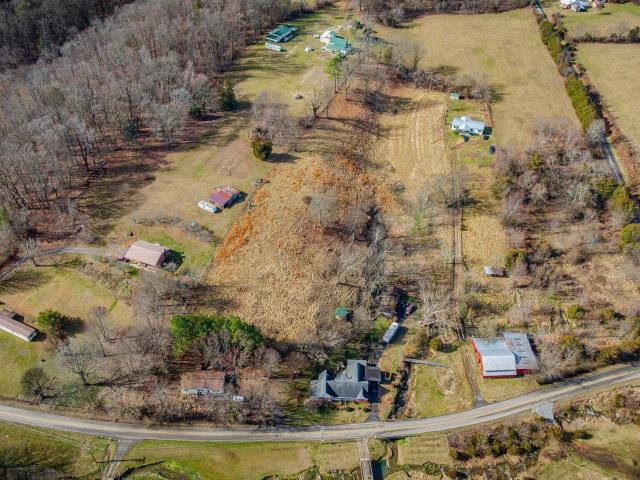 220 Treadway Trail