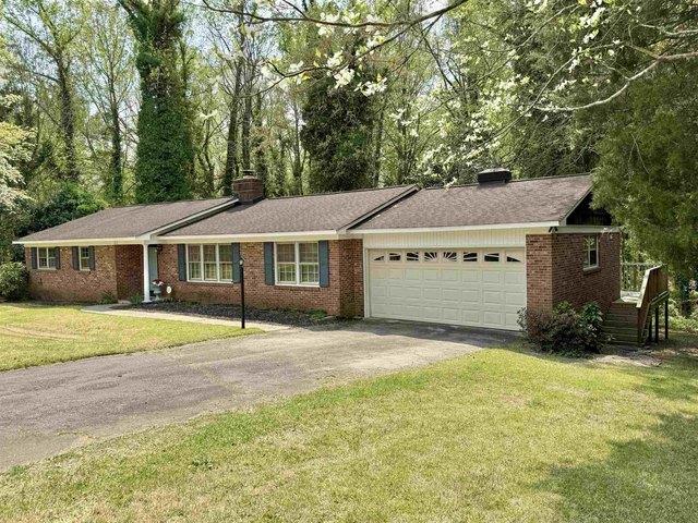 220 Trenton Rd, Gaffney, SC 29340