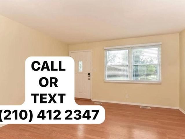 220 Valley Dr, Bolingbrook, IL 60440