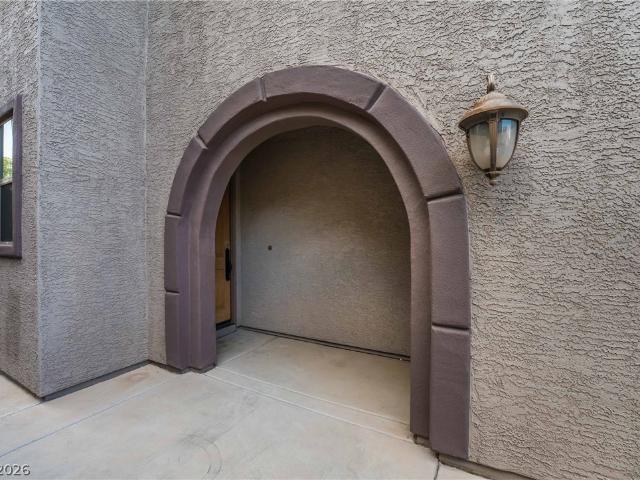 220 via mezza luna court