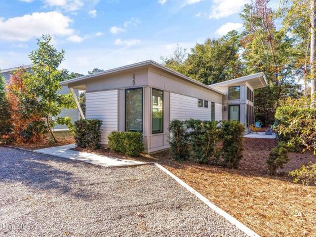 220 Victory Gardens Dr, Wilmington, NC 28409