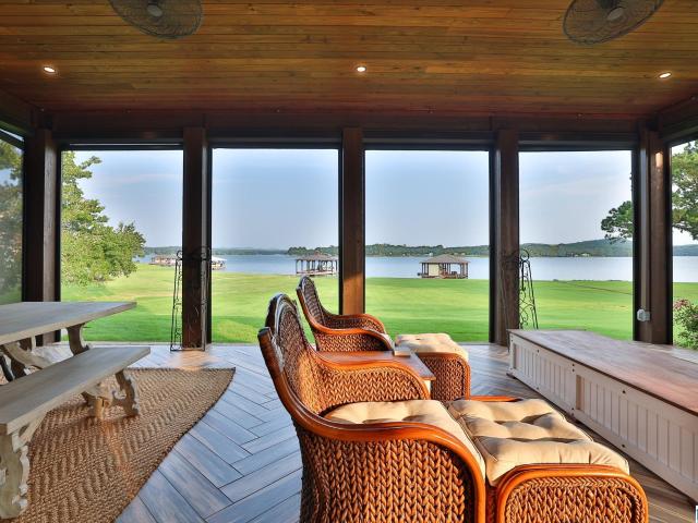 220 Viewpoint Circle