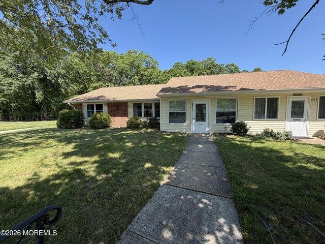 220A Buckingham Ct, Lakewood, NJ 08701