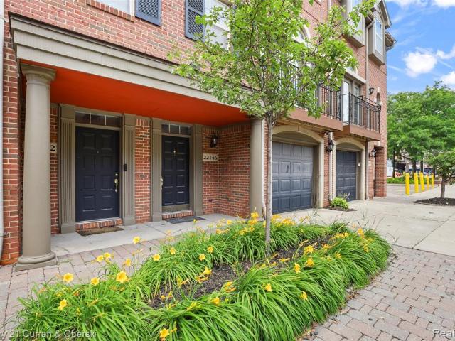 22146 W Village