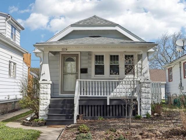 2214 E Vollmer Ave, Milwaukee, WI 53207