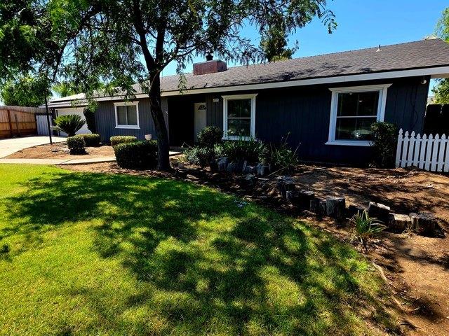 2214 Holt Ave, Sanger, CA 93657