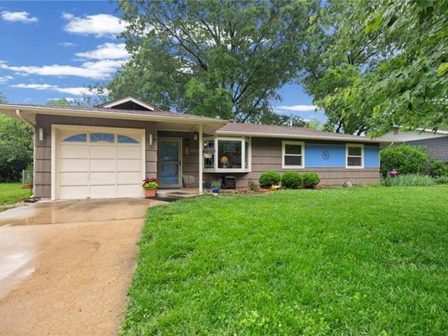 2214 Learnard Ave, Lawrence, KS 66046