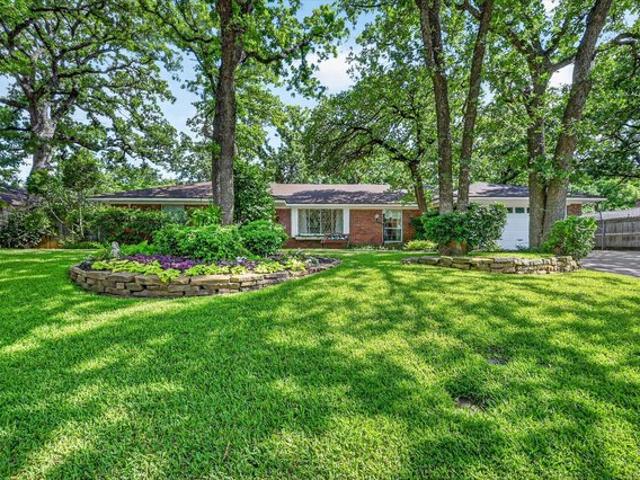 2214 Ravinia Dr, Arlington, TX 76012