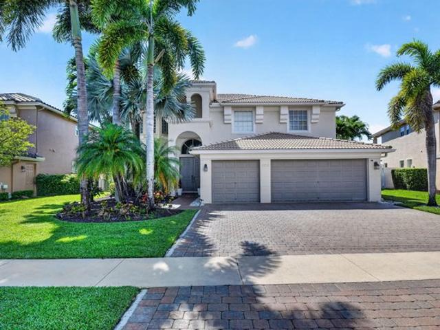 2214 Ridgewood Cir, Royal Palm Beach, FL 33411