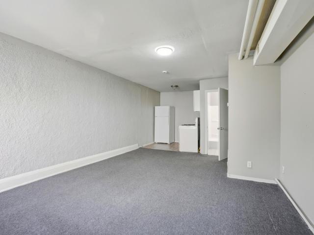 2214 W Hopkins St, Unit 2220