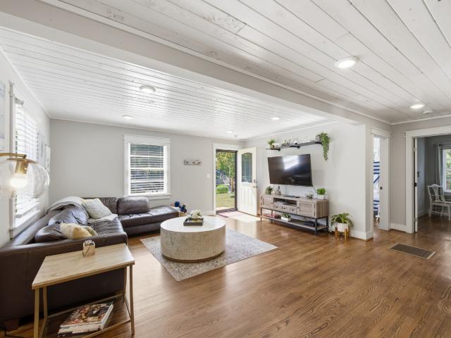 2214 White Ave